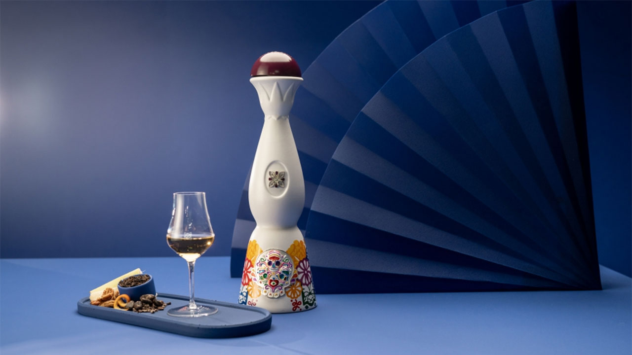 Clase Azul acaba de lanzar un tequila Ultra-Premium del Día de los ...
